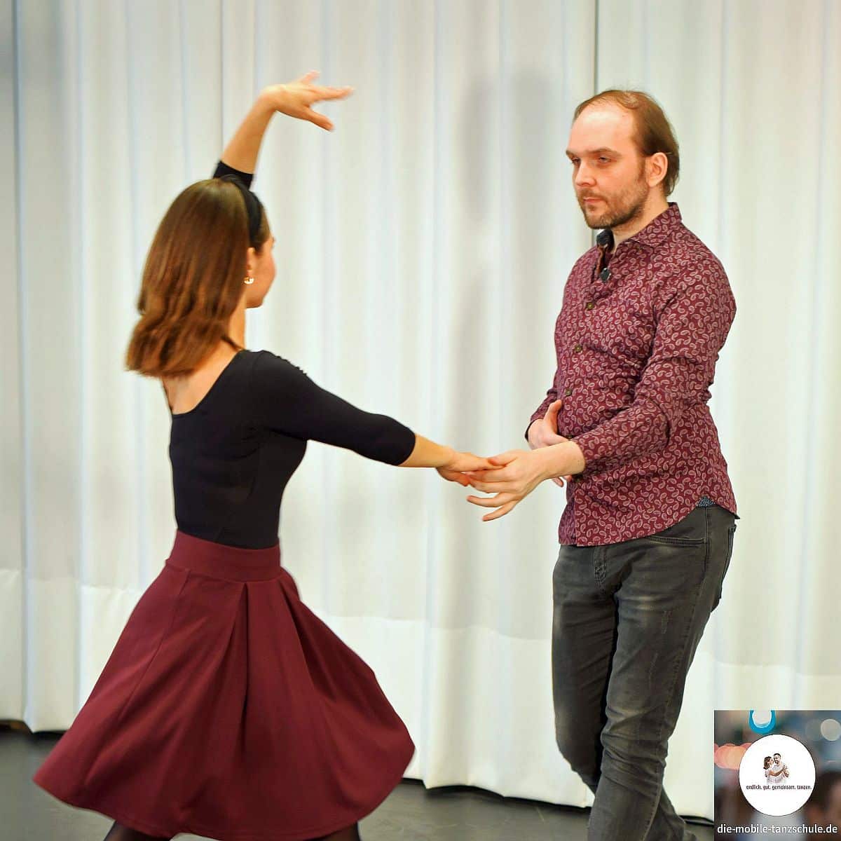 Tanzvideos für Anfänger und Fortgeschrittene Tanzschüler mit DIE mobile ...